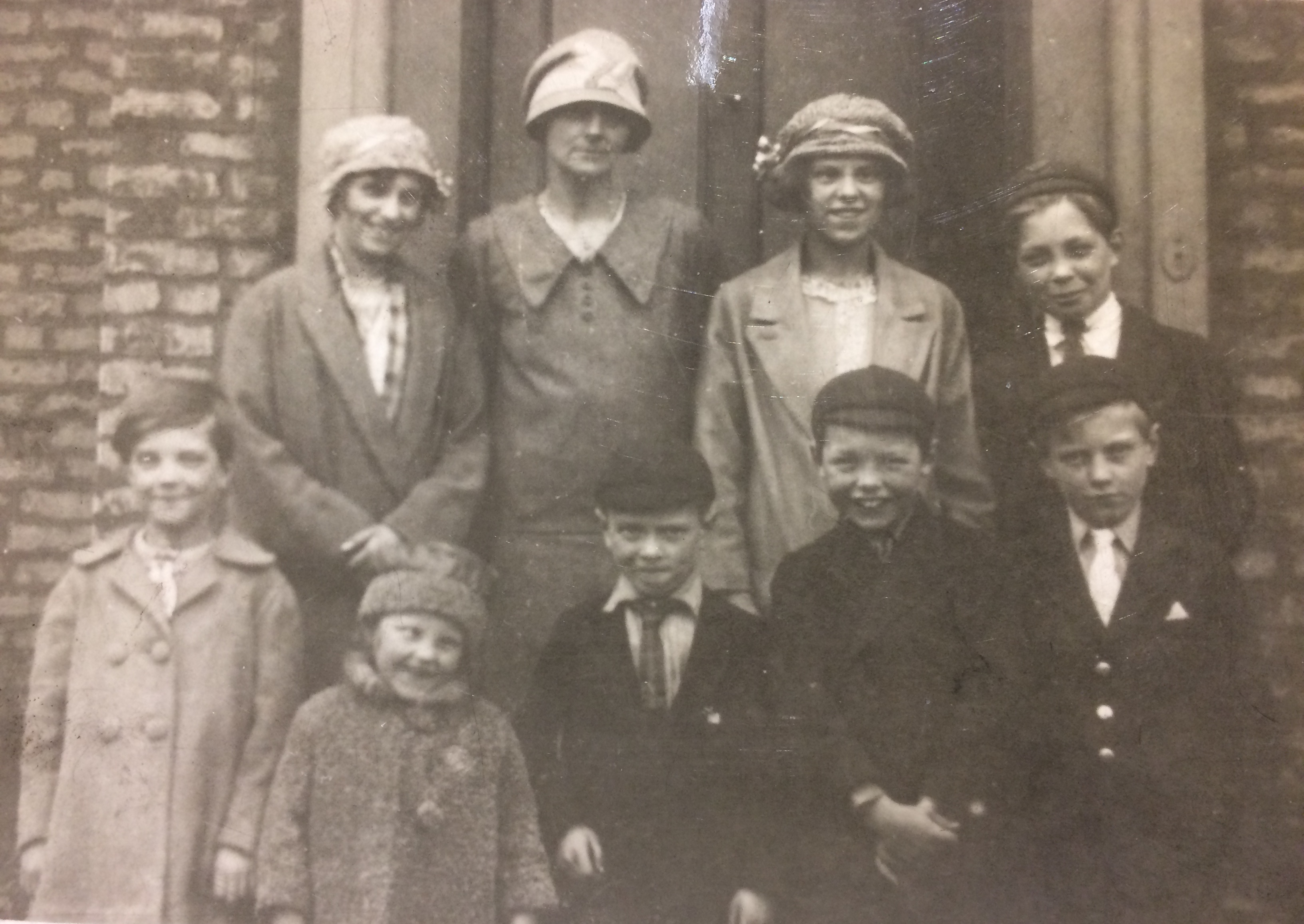 Family of John Forbes Lawrie (30/4/1886 - 17/8/1967) in Manchester