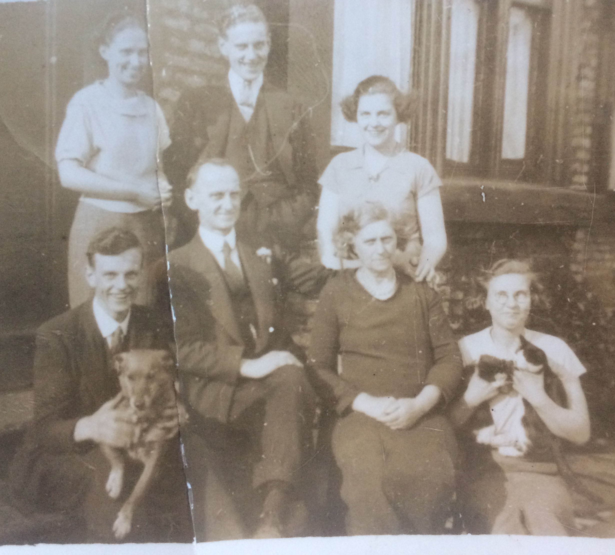 Family of John Forbes Lawrie (30/4/1886 - 17/8/1967) in Manchester